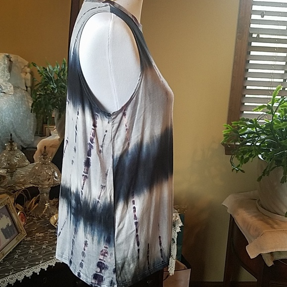 Ginger G | Tops | Ginger G Sleeveless Tee | Poshmark